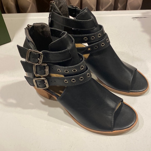 Diego Di Lucca | Shoes | Diego Di Lucca Royalty Leather Strappy Booties ...